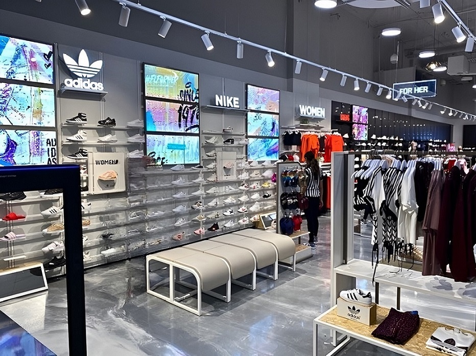 Foot Locker Bankstown Central - Focus Shopfit | Retail & Commercial ...
